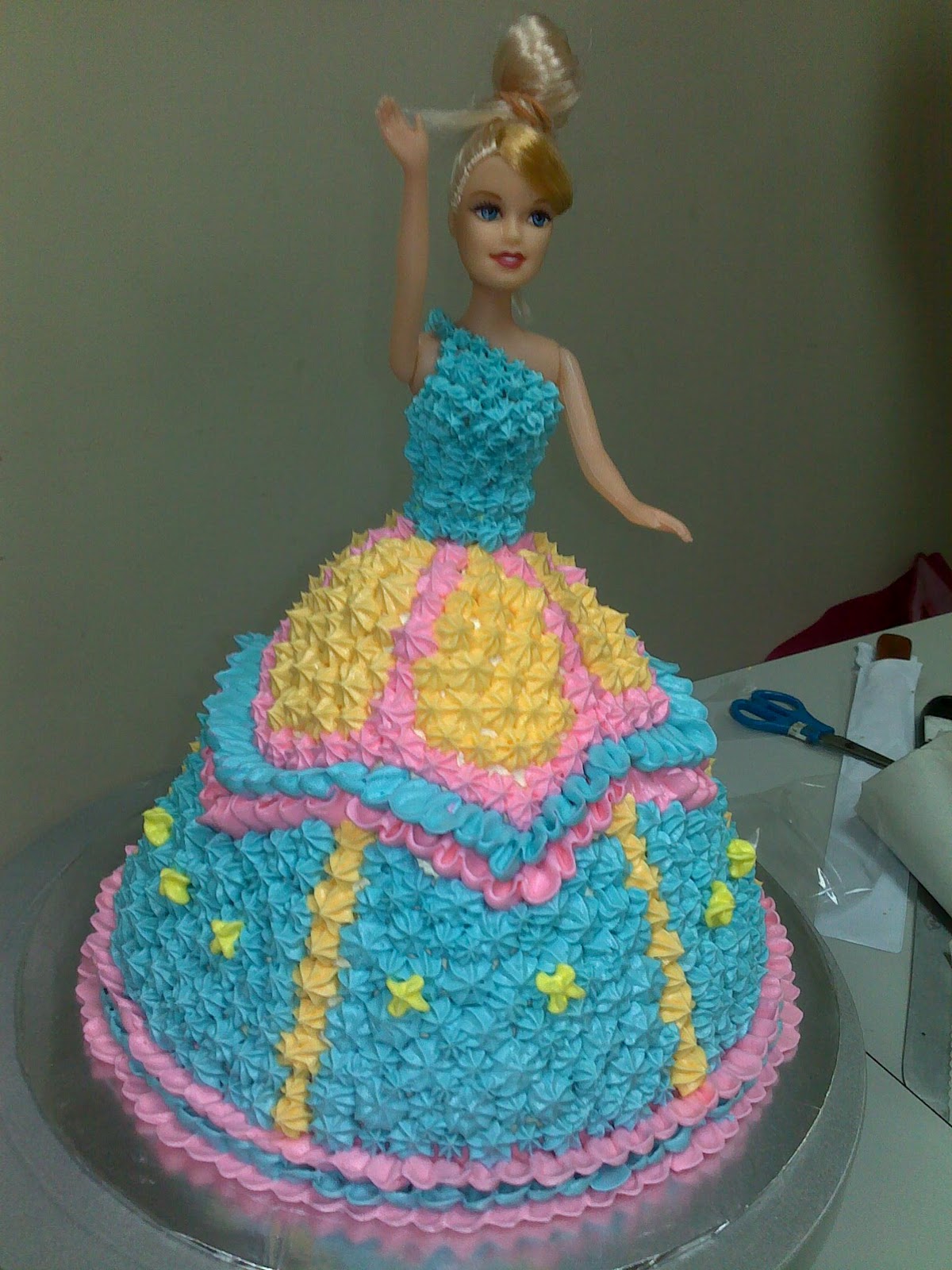 The Love Bakery ~~ 愛之烘房 Barbie Doll Cake