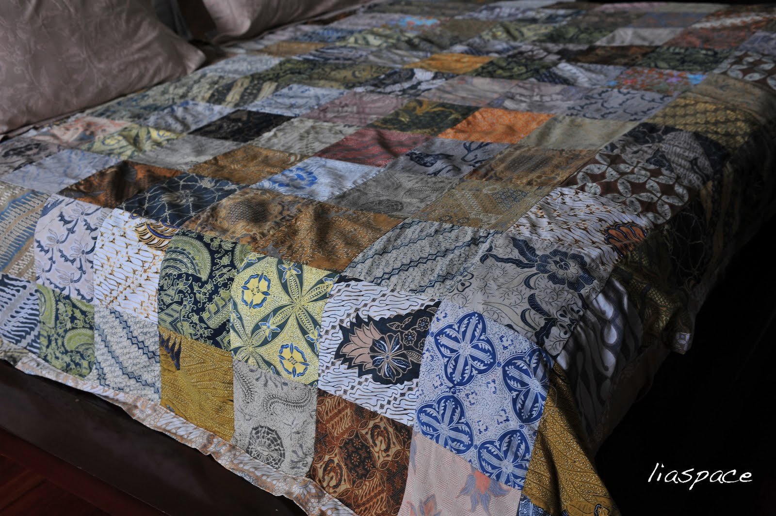 lia's crafty journey: my patchwork batik blanket