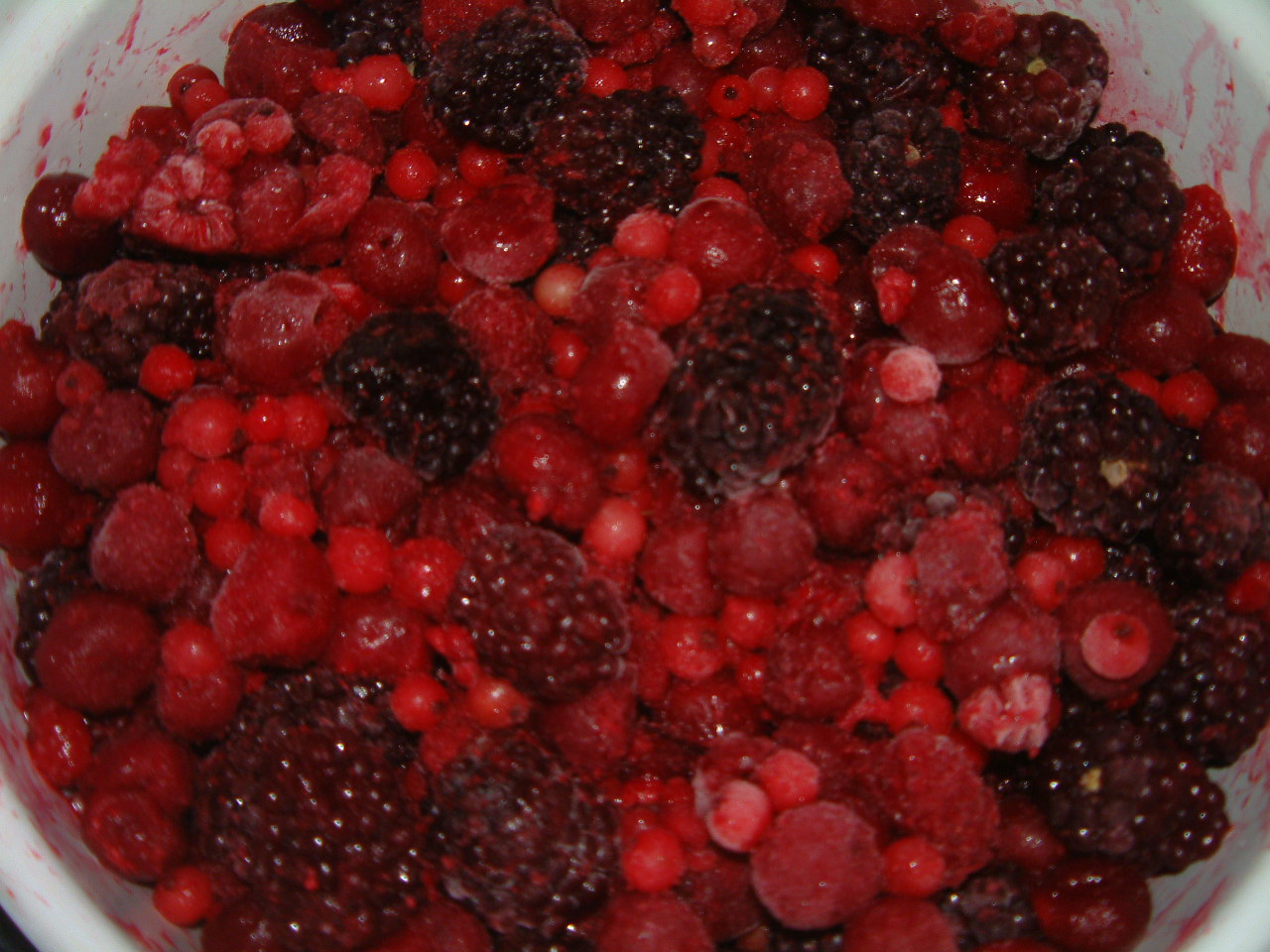 agenda culinara: DULCEATA DIN FRUCTE DE PADURE