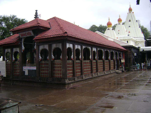 Attractions & Things To Do In India: Shri Mahalakshmi Temple
