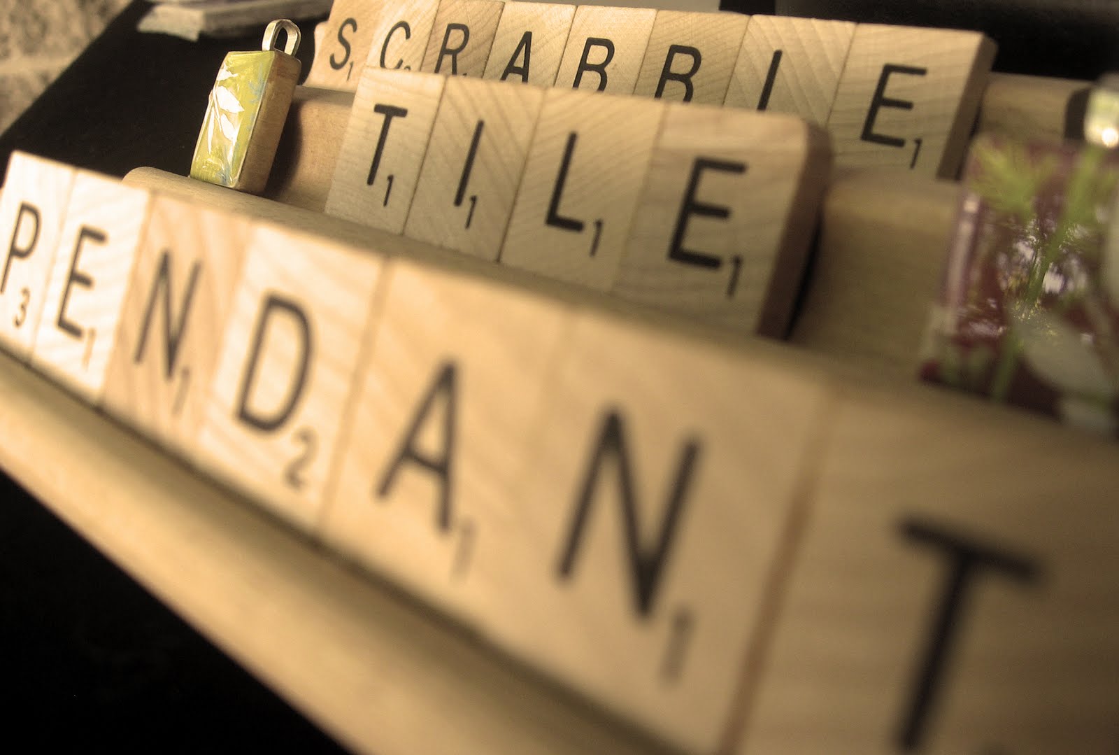 Craft + Show Designs: Scrabble Tile Display