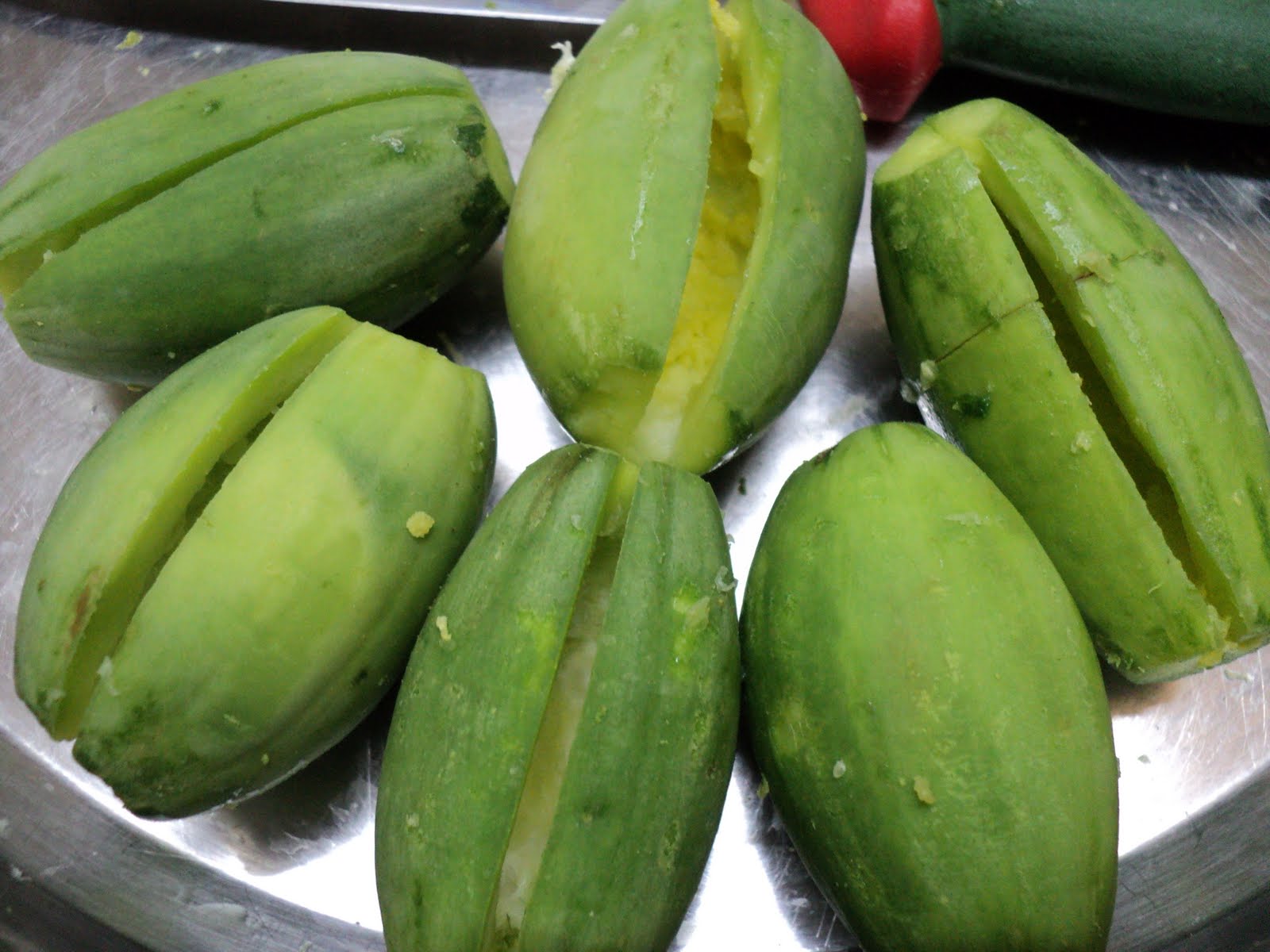 Oriyarasoi - The cosmopolitan Odia's Kitchen !: Gota potolo bhaja ...