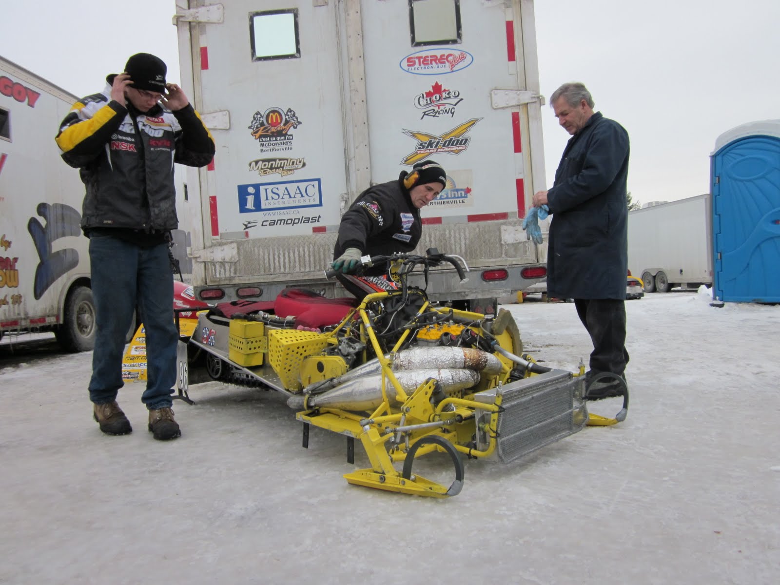 Ice Oval races, Bancroft Ontario. | Snowmobiler TV & Snow Goer Canada ...