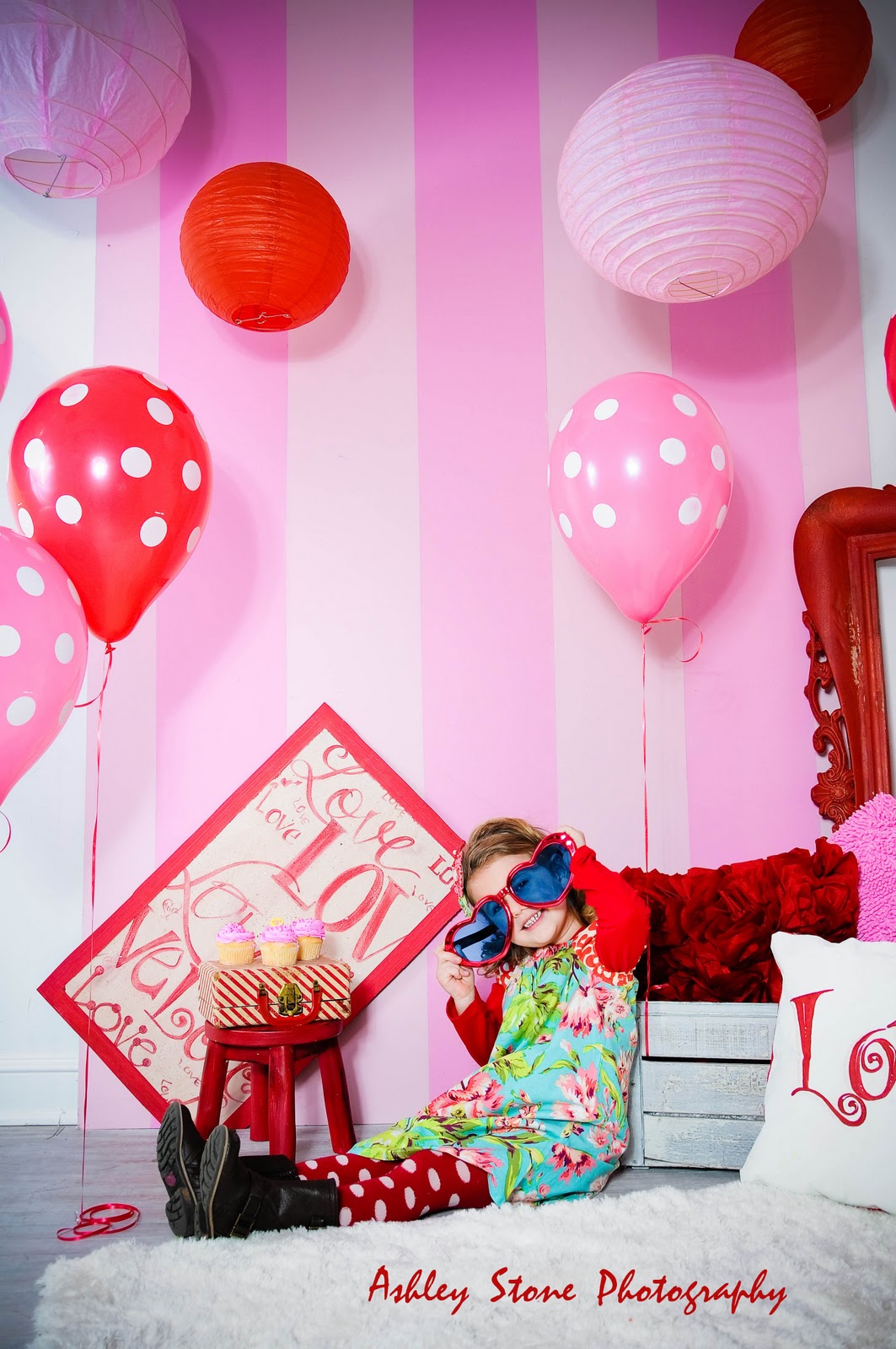 Preppy & Pink: VALENTINE'S PHOTO SHOOT SET DESIGN!
