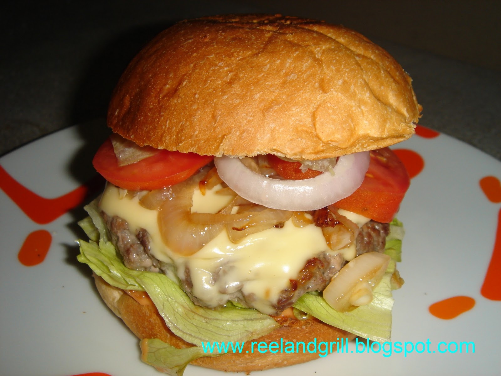 Reel and Grill: Hamburger with Cheese - 100% Beef (Cheeseburger)