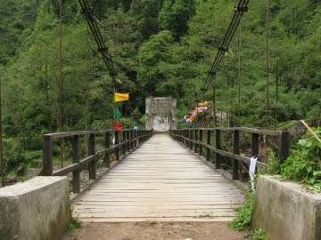 MY SHUTTER CLICKS:: A PHOTOGRAPHY BLOG: WHERE THE STREETS HAVE NO NAME