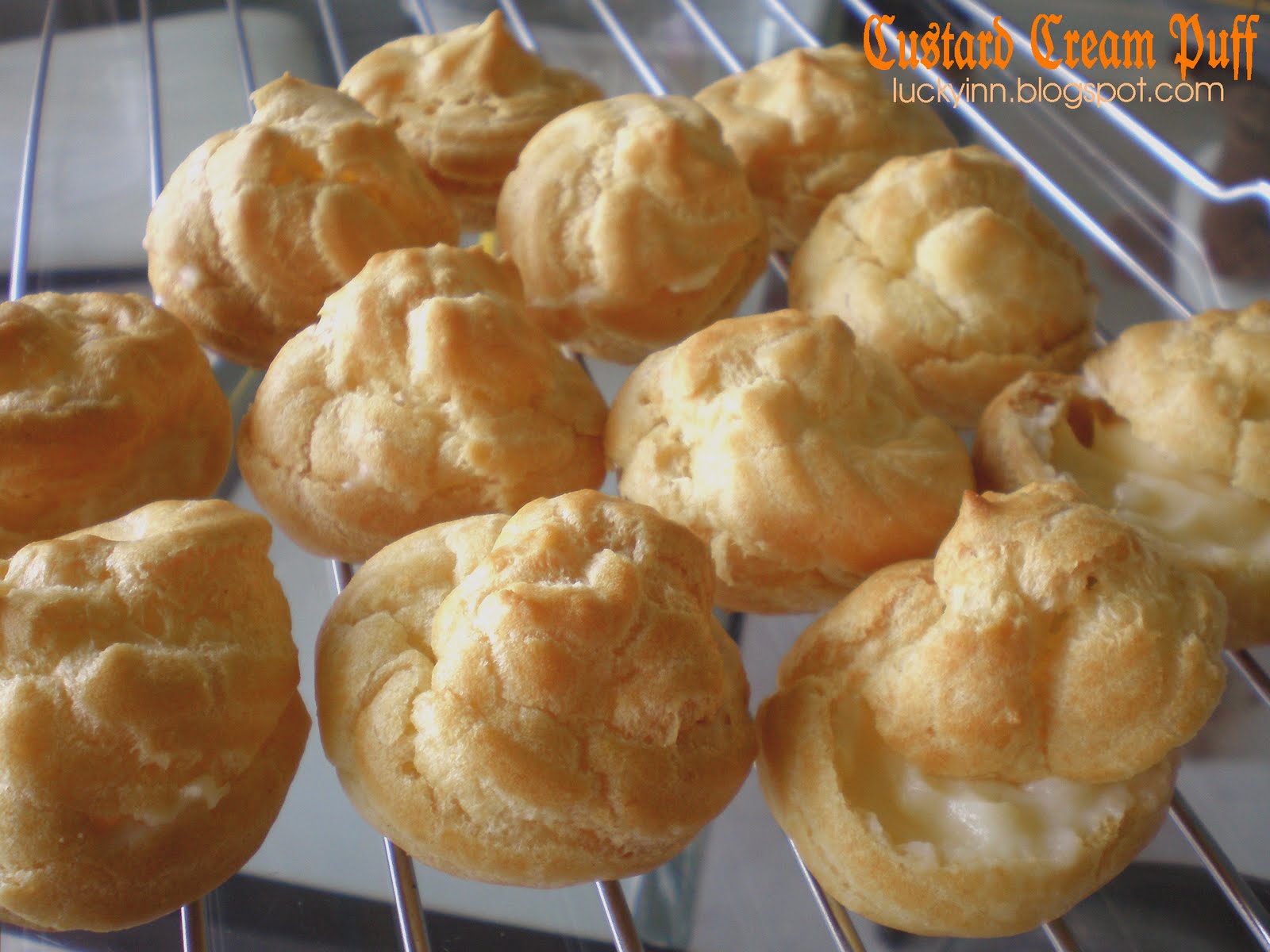 Lucky Inn: Custard Cream Puff