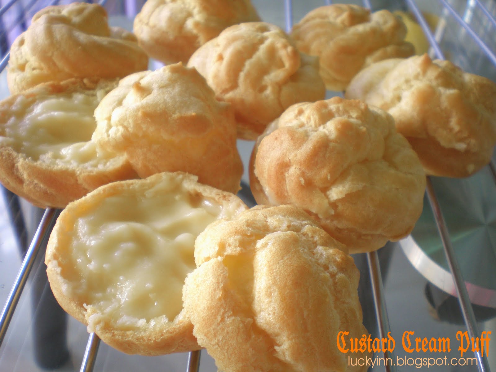 Lucky Inn: Custard Cream Puff