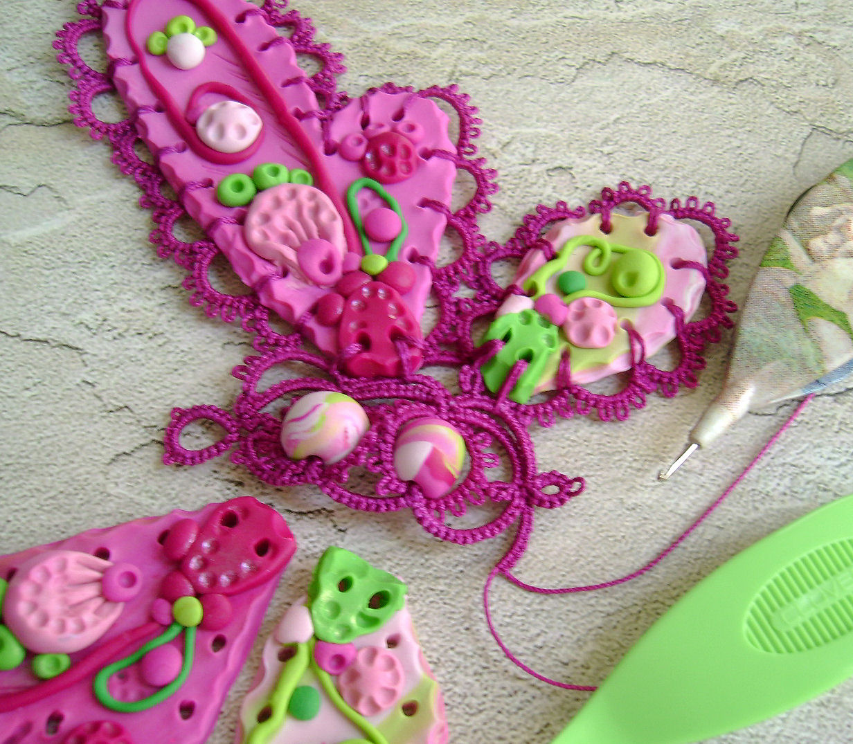Yarnplayer's Tatting Blog: Butterfly with polymer clay