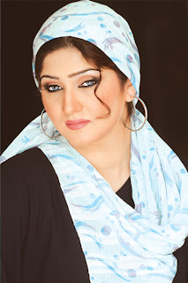 Arto`craft: Hijab and Scarf becoming Popular in Girls