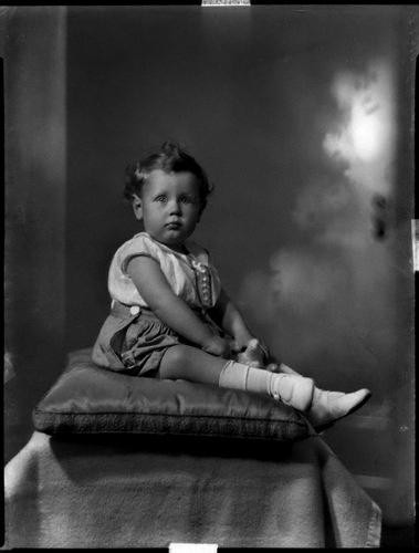 Robin Douglas Home - Alchetron, The Free Social Encyclopedia