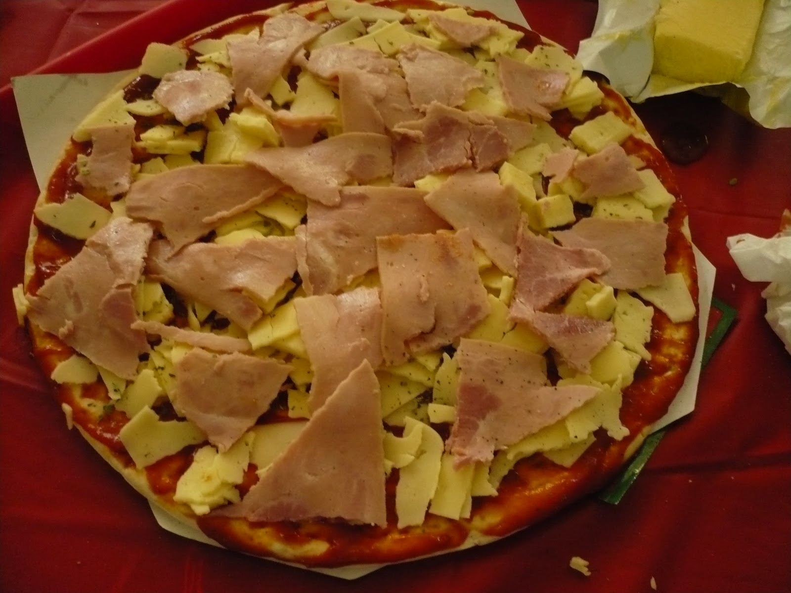 Internasional Fud: PIZZA DE JAMÓN Y QUESO