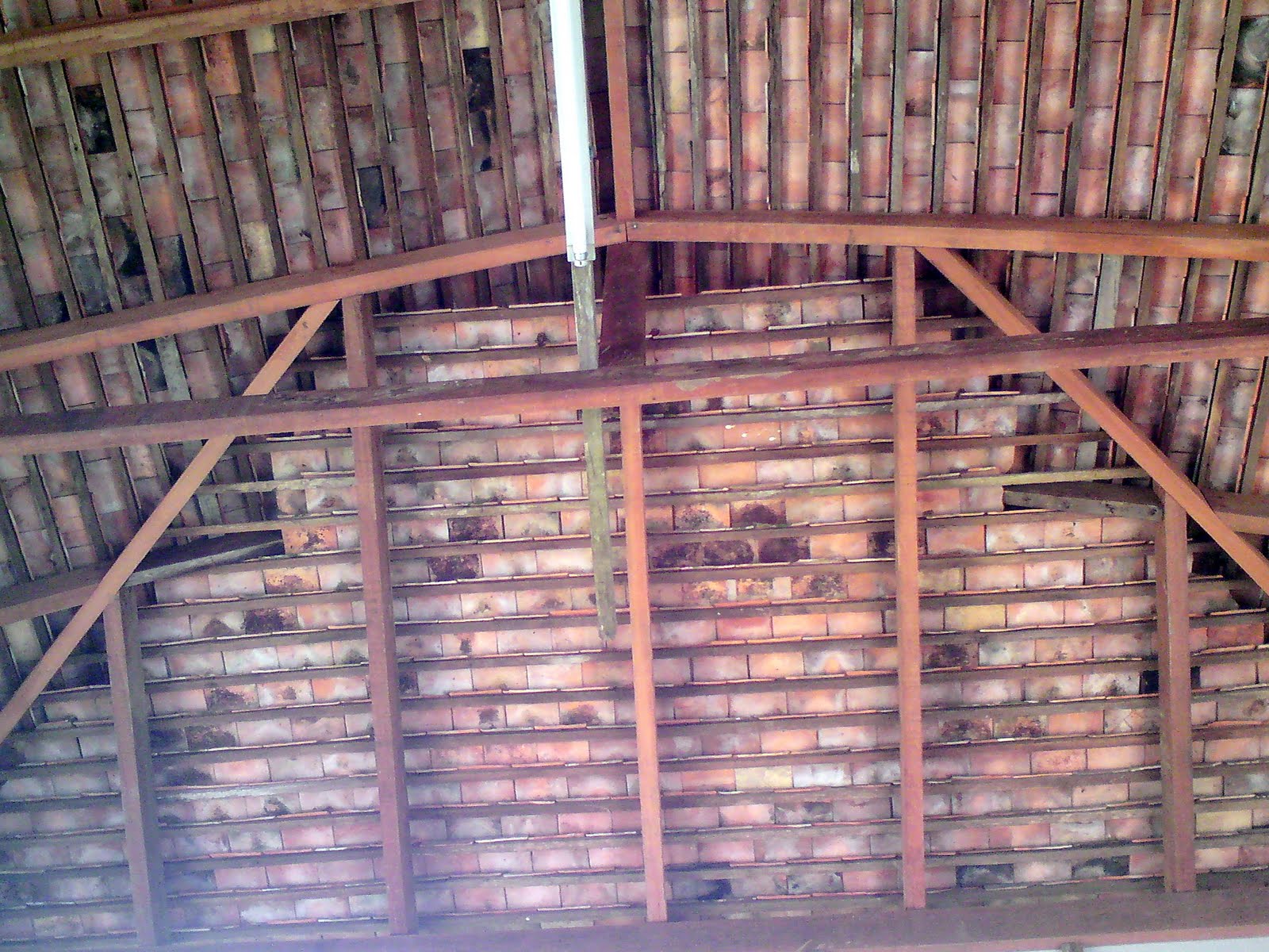 KAMPUNG DUSUN BULUH PULAI CHONDONG MACHANG KELANTAN: Atap Bata