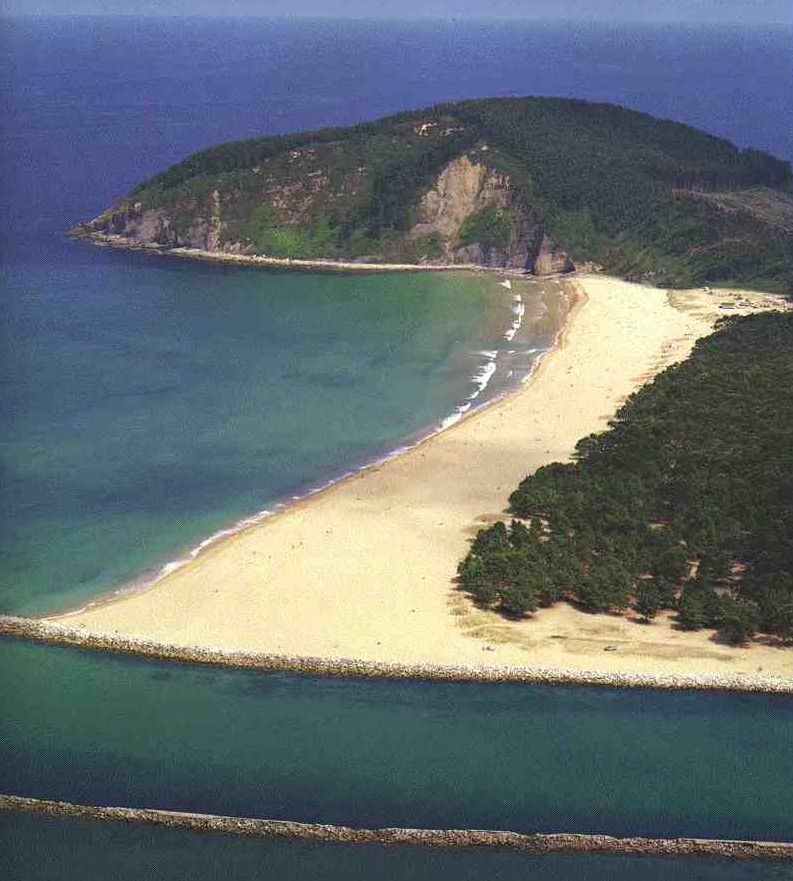 playas asturianas: PLAYA DE RODILES VILLAVICIOSA