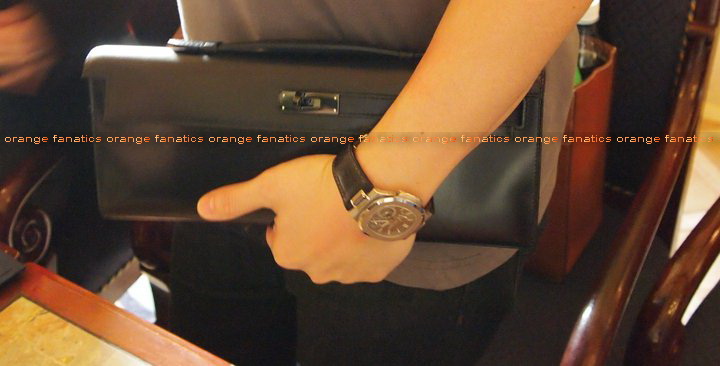 Orange Fanatics: Evolution of my Hermes Kelly Cut experience