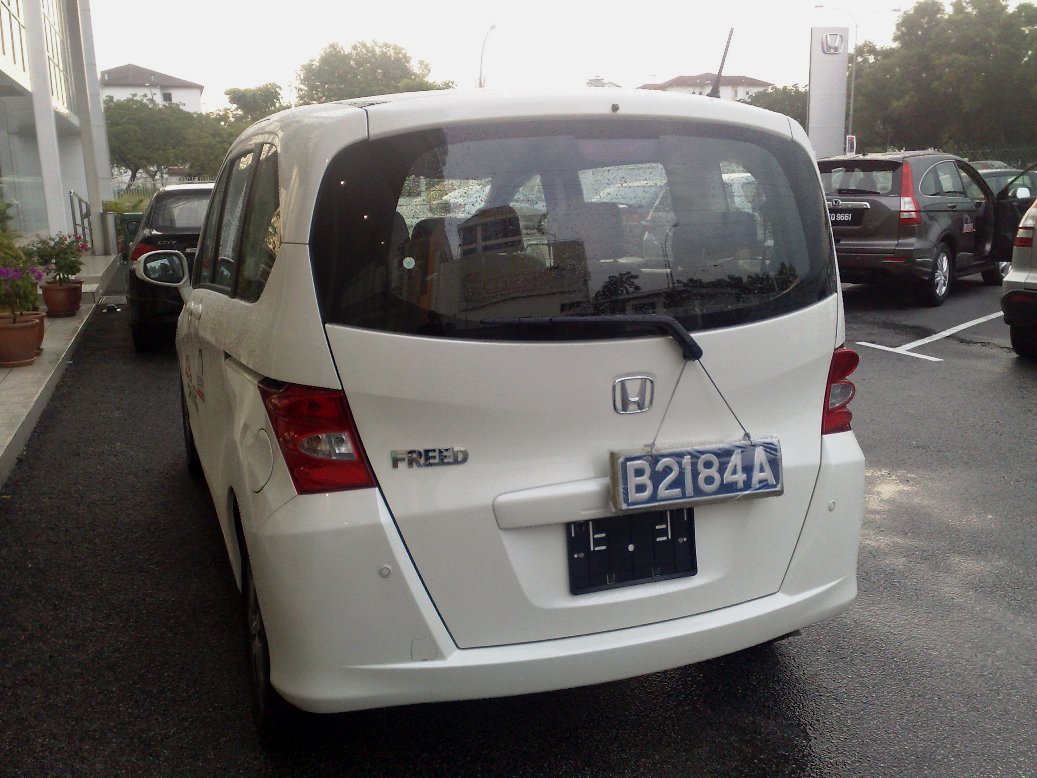 LIFE IN DIGITAL COLOUR: The New Honda Freed - Premium Compact MPV