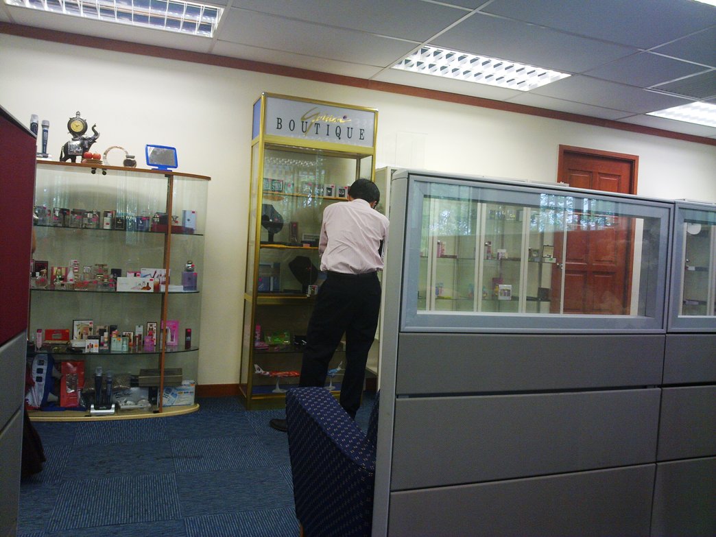 LIFE IN DIGITAL COLOUR: Malaysia Airlines Enrich Redemption @ Subang ...