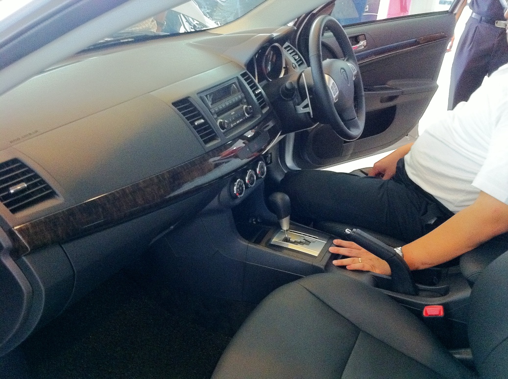 LIFE IN DIGITAL COLOUR: The New Proton Inspira Review