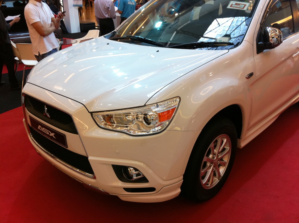 LIFE IN DIGITAL COLOUR: The New Mitsubishi ASX Review