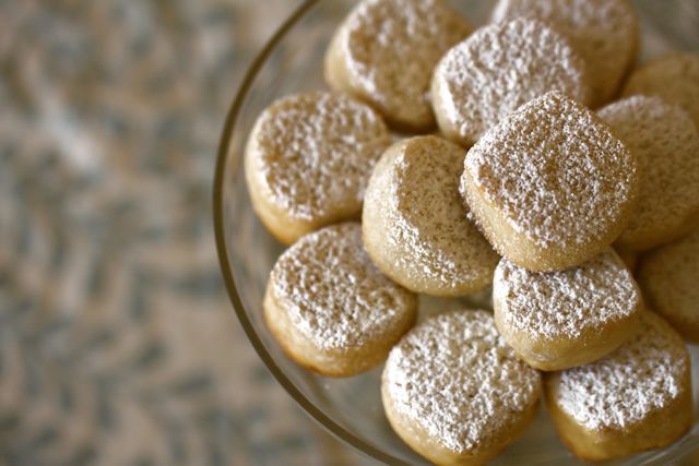 Yummy Supper : Ricciarelli (Tiny Almond Cookies)