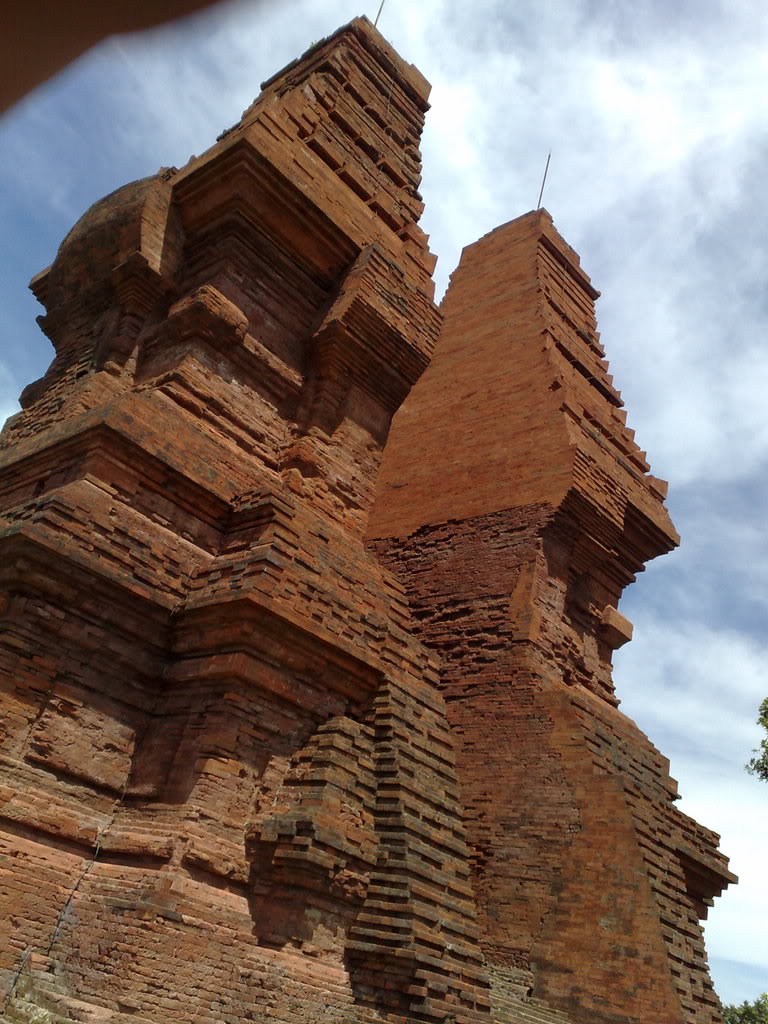 KILAS BALIK NUSANTARA: Candi Waringin Lawang