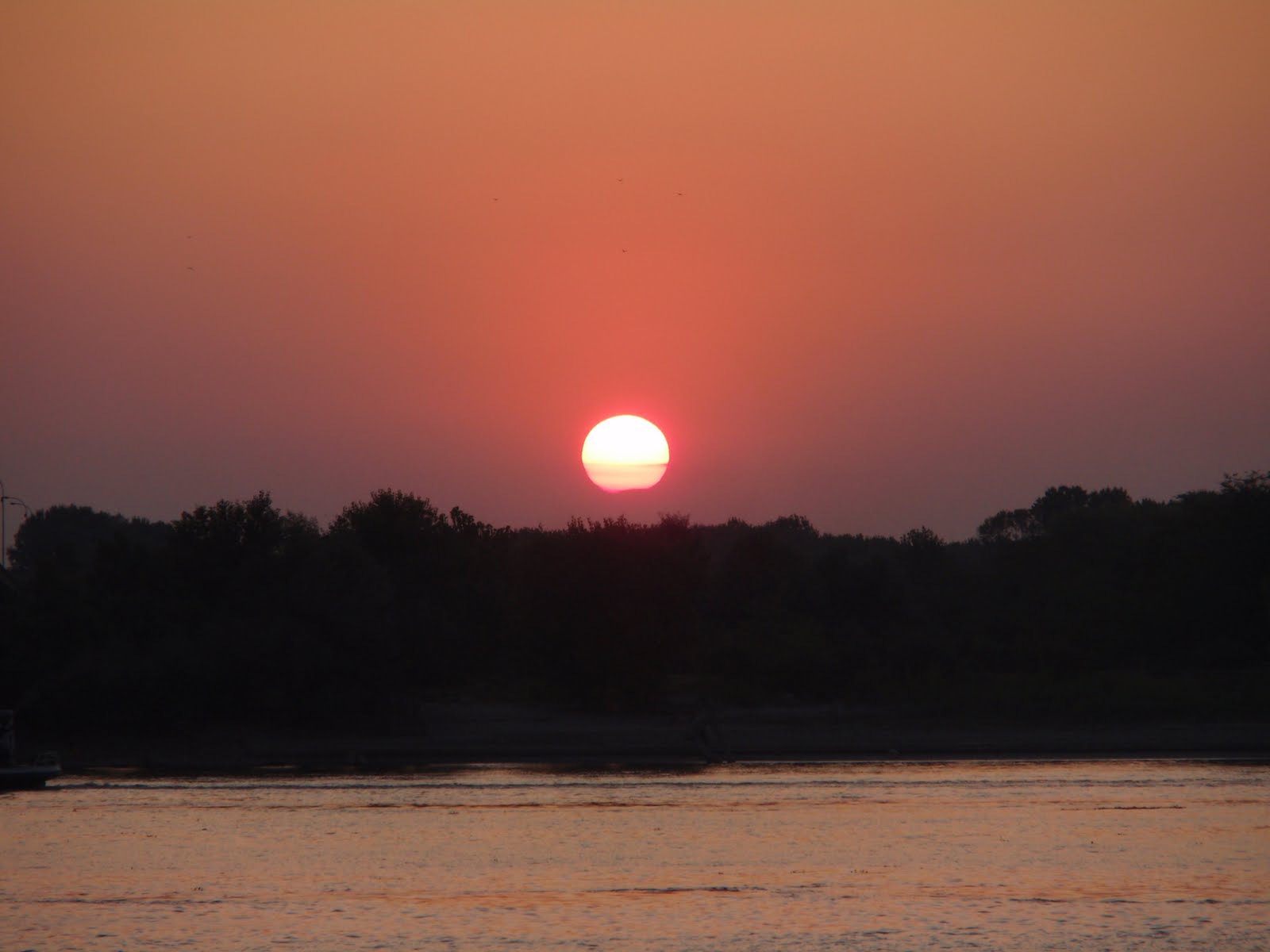 Turist de Romania: Apus de soare la Dunare