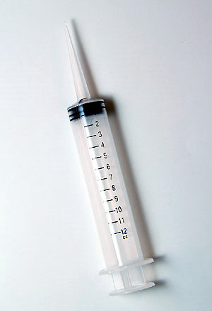 Ikhsan Insan: tikus makmal, picagari dan sebatian