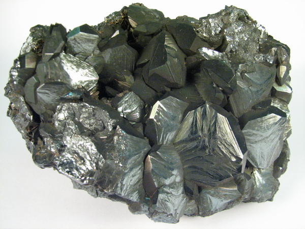 CRISTALE-GEODE-MINERALE: HEMATIT