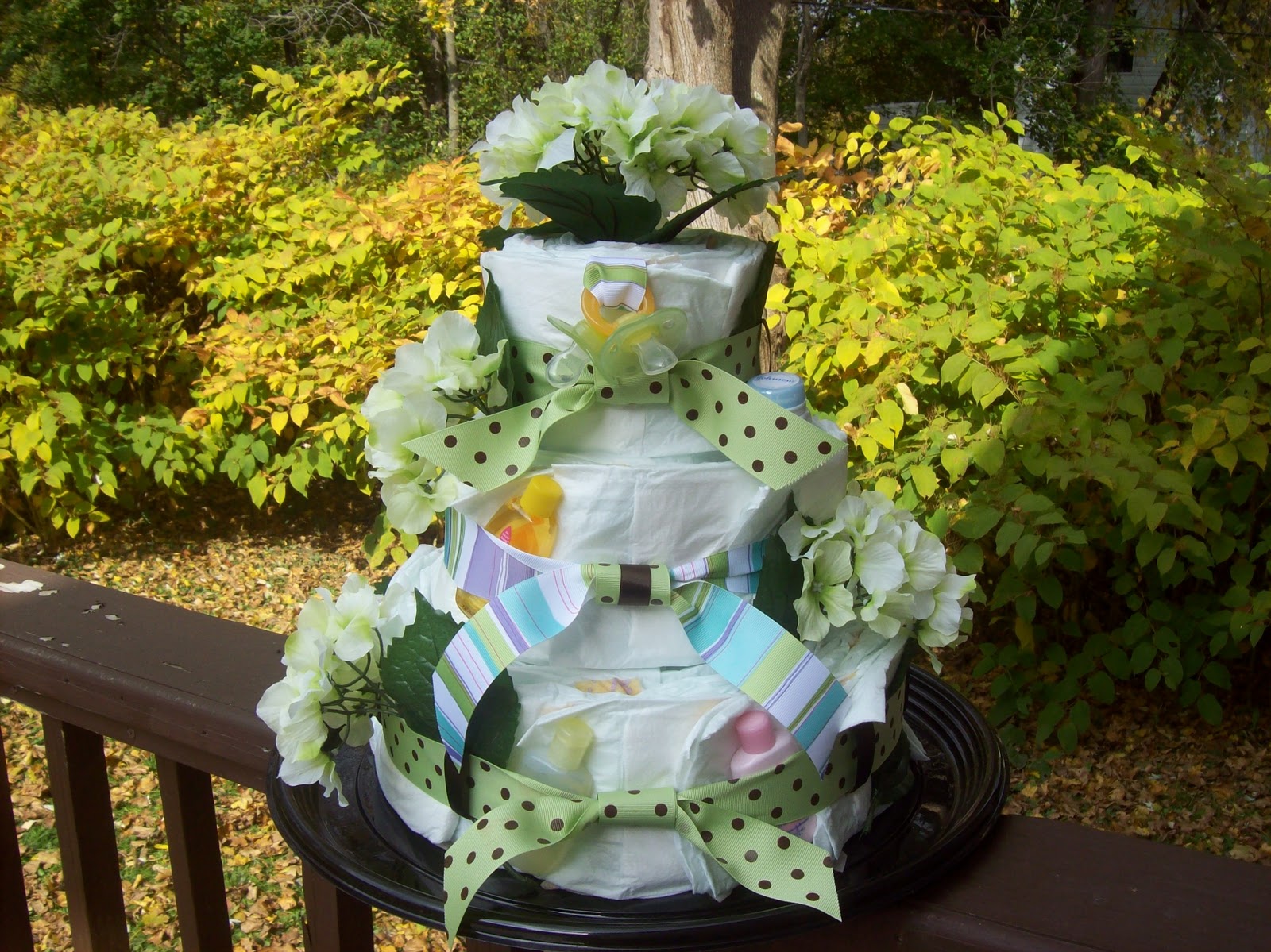 The Snow Family: Diapers + Baby Showers=Diaper Cakes!!!
