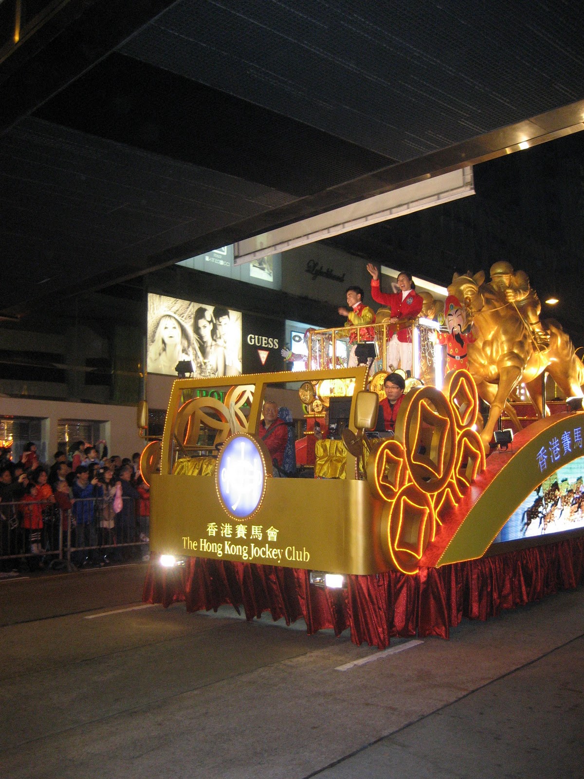 Nesting in Skyscrapers: 2011 CNY Night Parade