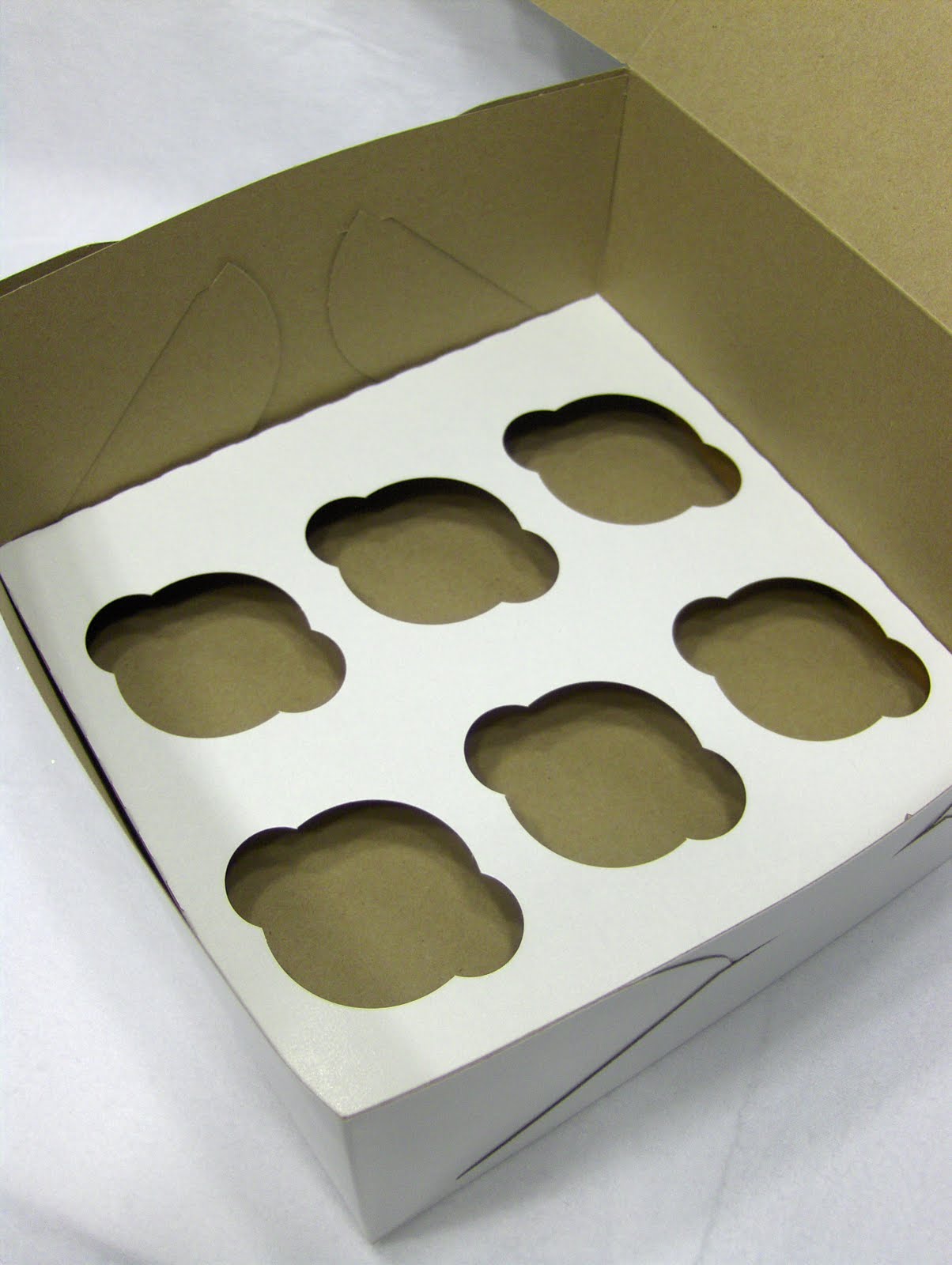 The Essential Packaging Store Blog: New Stuff - Cupcake Inserts!