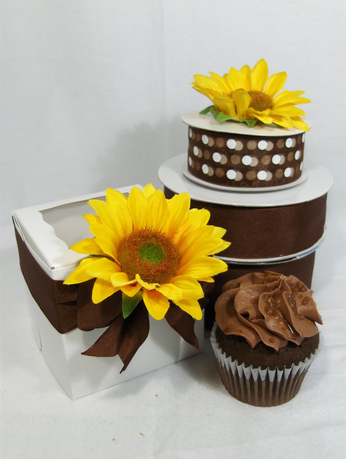 The Essential Packaging Store Blog: Cupcake Packaging - Autumn Elegance!
