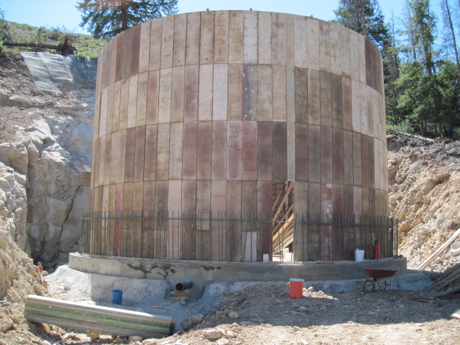 HSW Construction Information: Tank Construction Continues