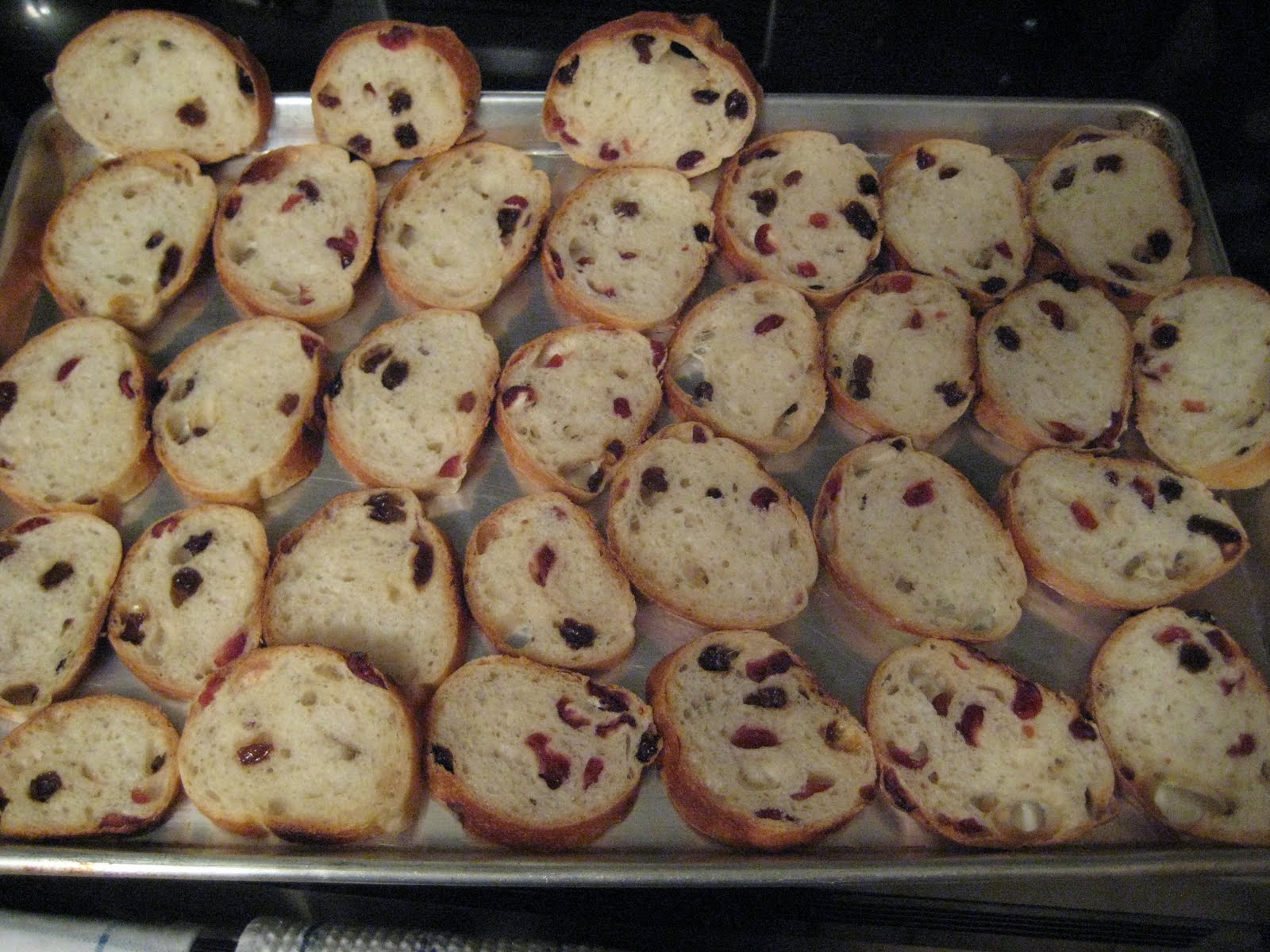 doughadear: Toasted Raisin Cranberry Slices