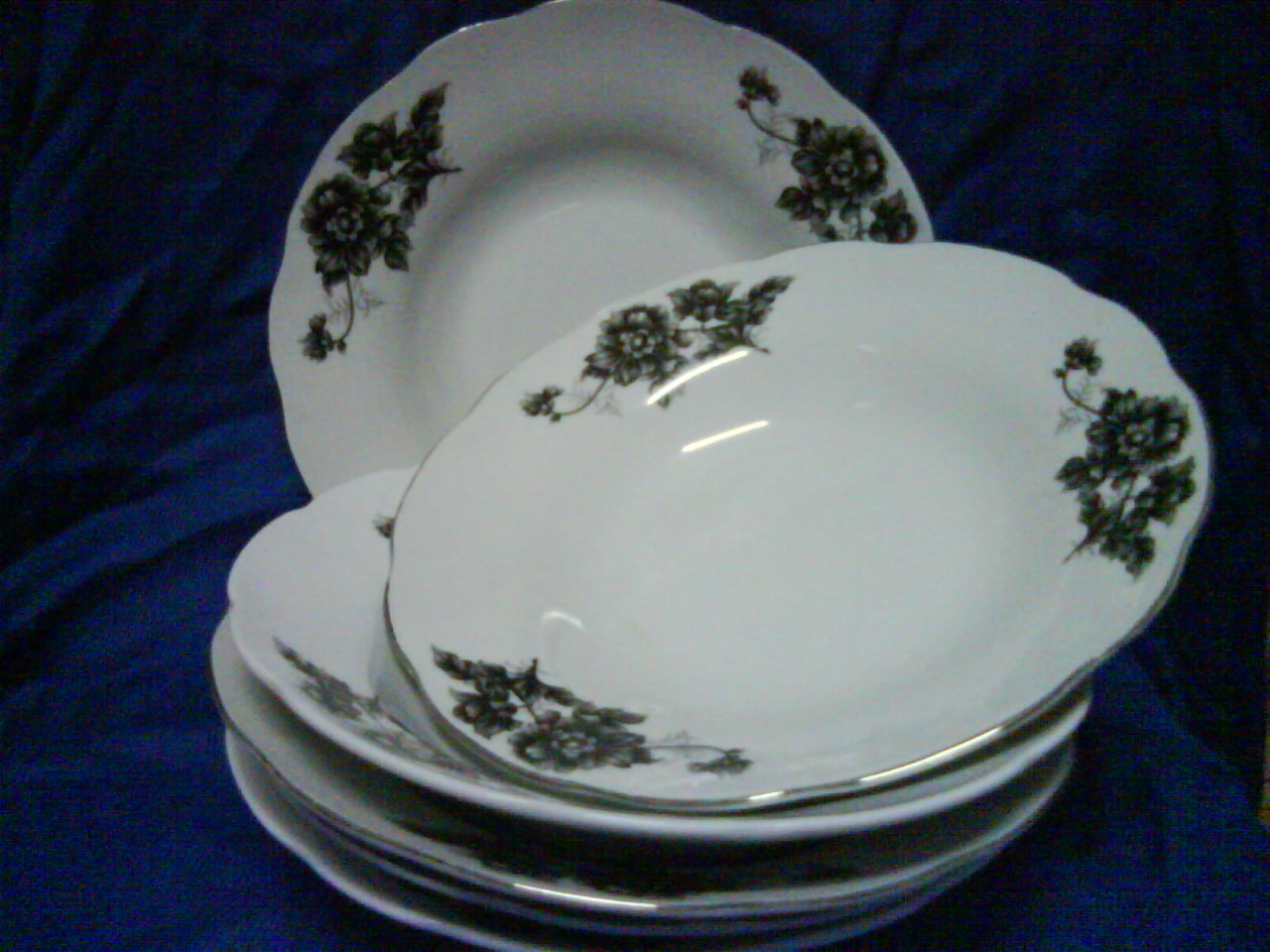 Past Times Collectibles: PINGGAN MAKAN 8 INCI-KEKWA HITAM