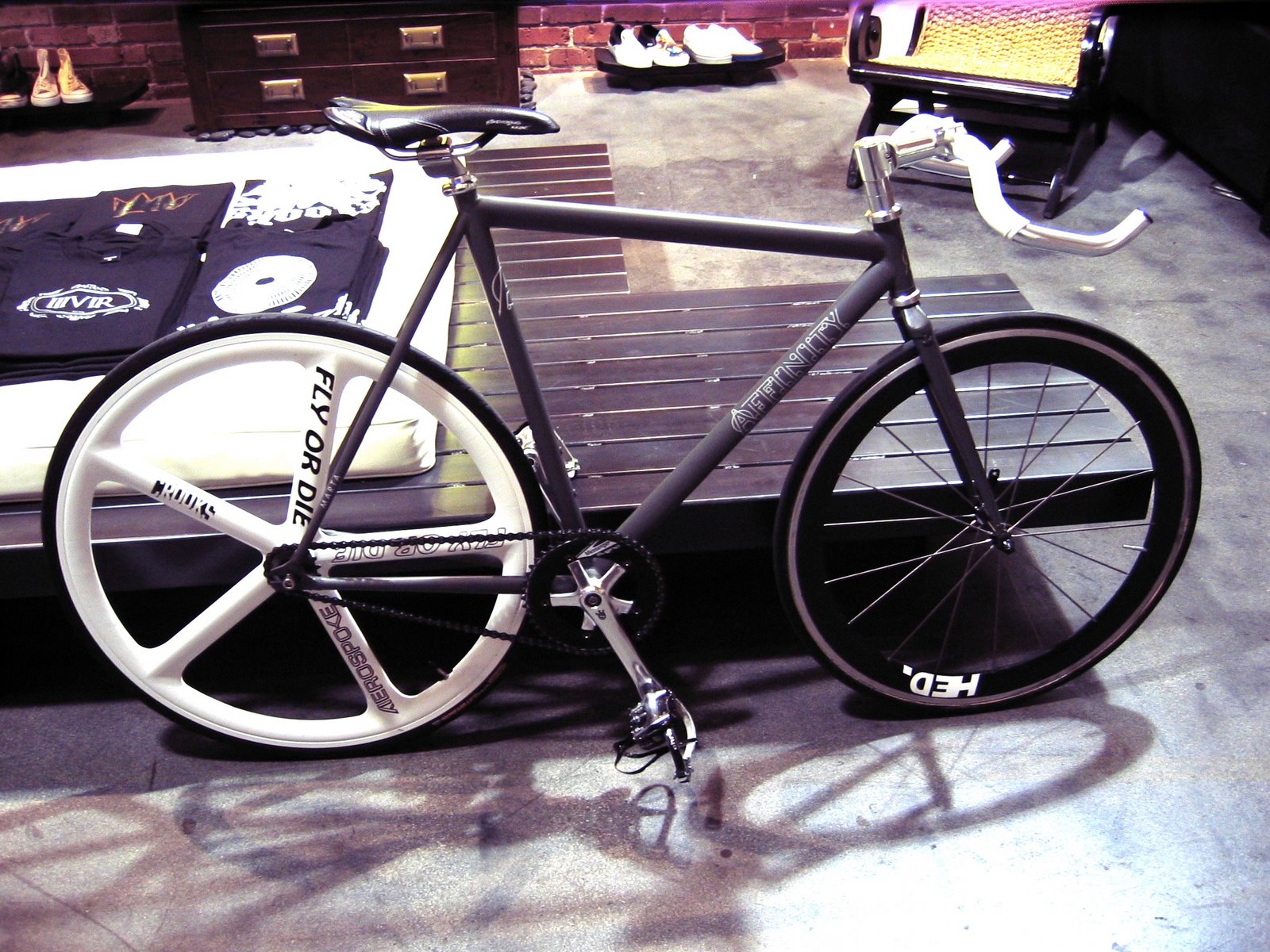 Finally finished setting up my Trek Earl : r/FixedGearBicycle