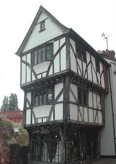 T E C T O N I C O .: EL HOGAR MEDIEVAL