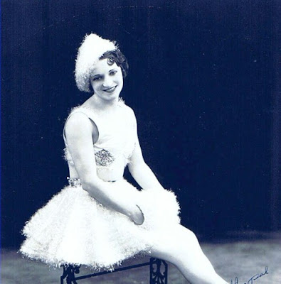 YESTERDAY'S TOWNS: ~A BEAUTIFUL URN OF FLOWERS FOR TODAYS LOVELY LADY~