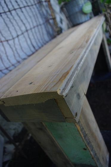 Thousand Square Feet: Simple Rustic Barn Board Bench