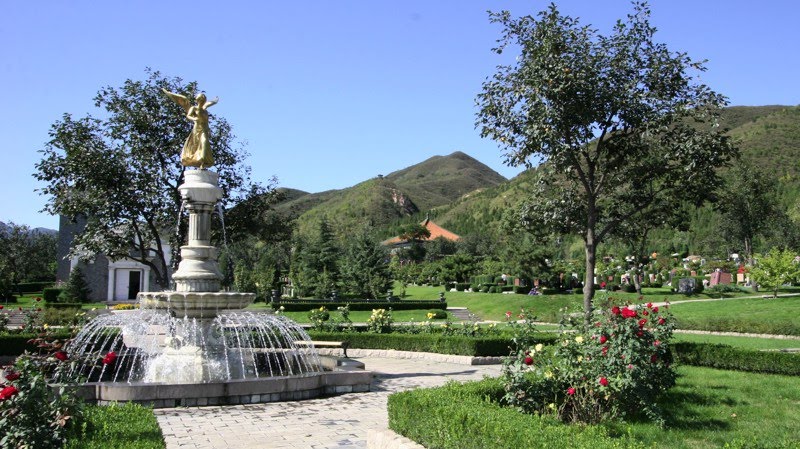 BeijingMan: Chinese Cemetery