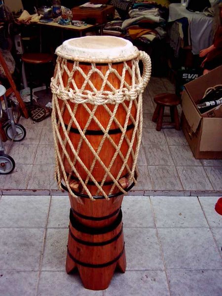 Piuarte Instrumentos e acessórios para capoeira: Atabaques