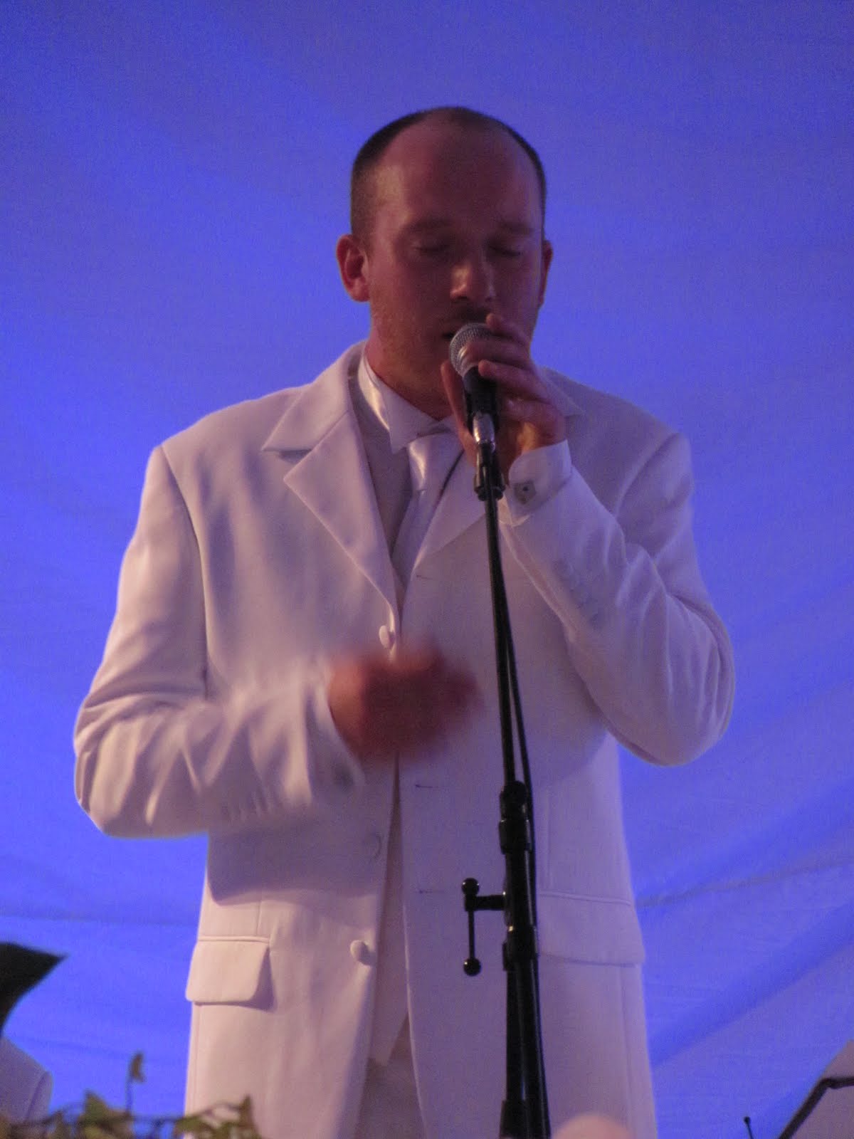 Mrs Cake: White, White, Baby!