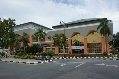 Bicara Gagak....: CEO & Pengerusi Perbadanan Labuan – Who’s Care