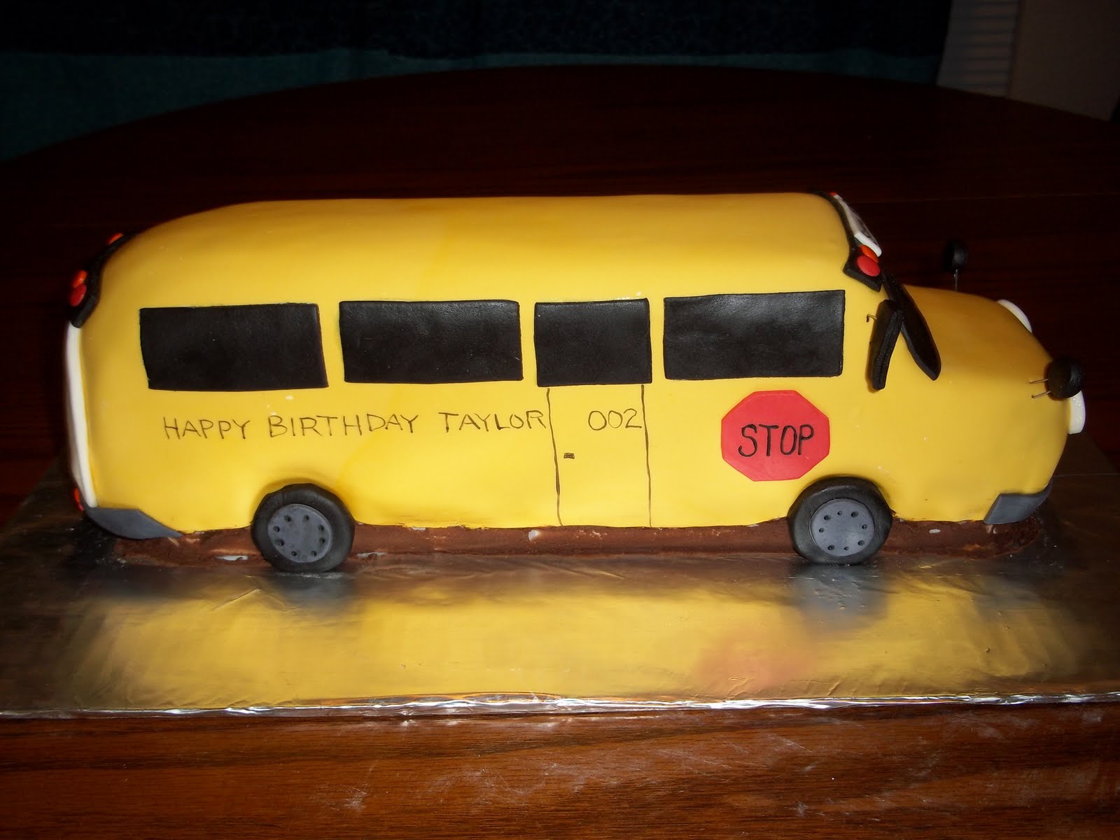 Cakes by Jenn: School Bus Cake