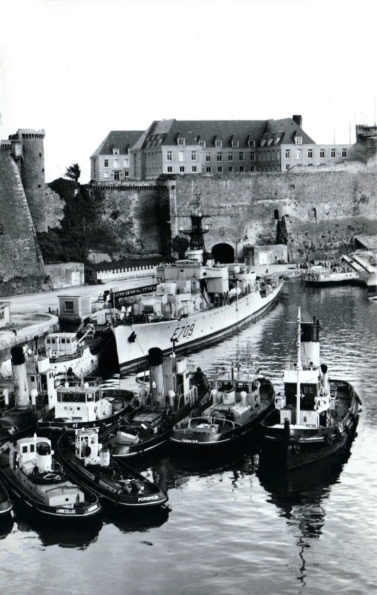 ADHEMAR: Escarmouche Escorteur de 2e classe de 1944 à Brest dans les ...