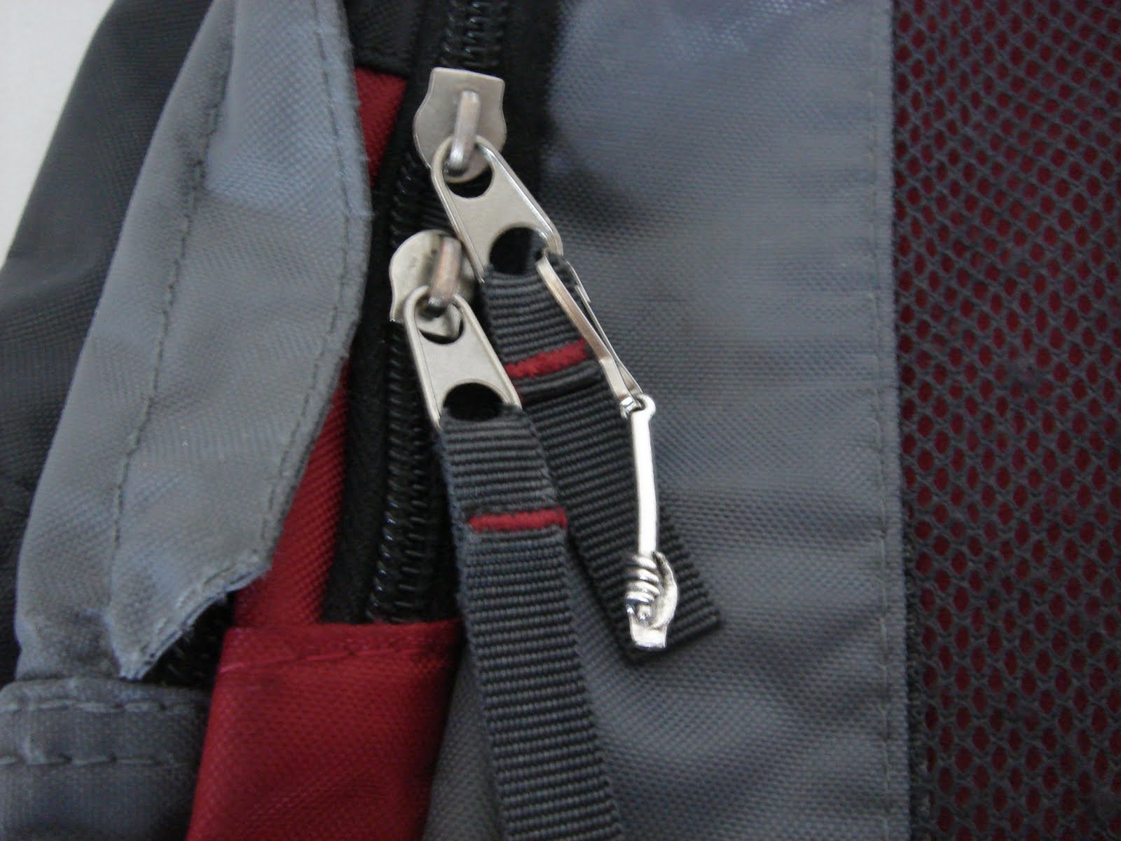CharmingLDSGifts: Back Pack Zipper Pull
