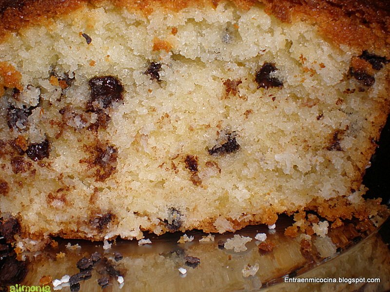 Cake de coco y pepitas de chocolate/ cake de coco et perles de chocolat