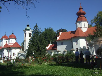 Hodoş-Bodrog Monastery | True Romania