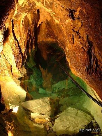 Isverna Cave | True Romania