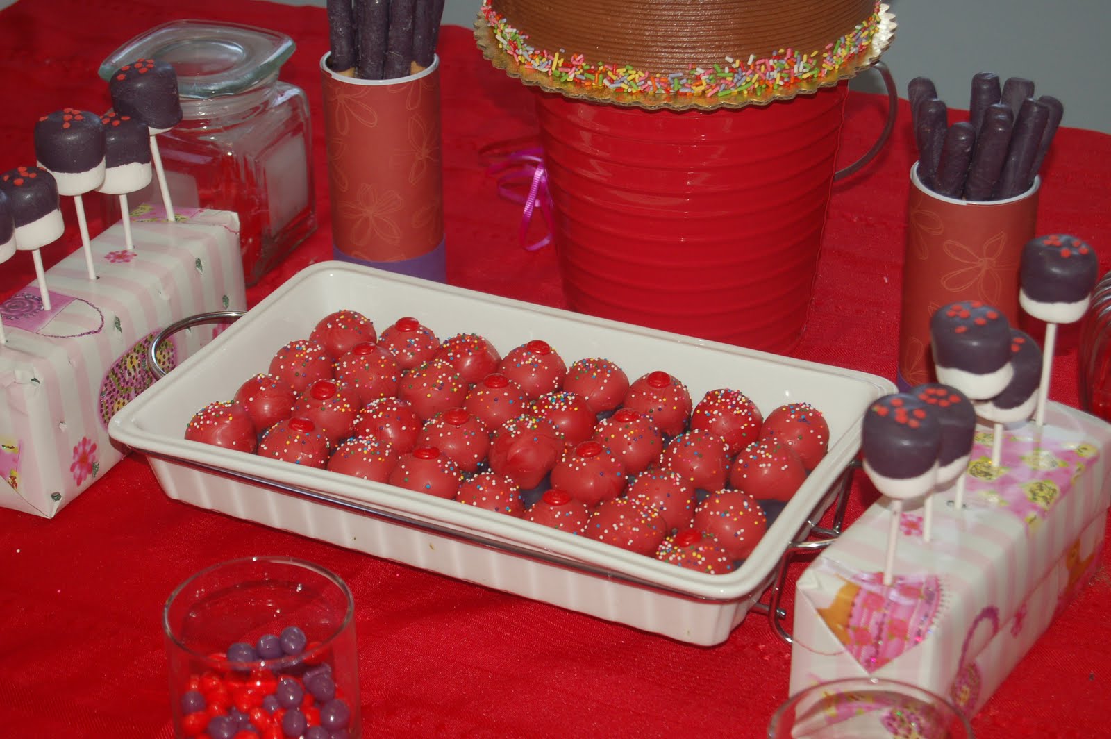 .: Red Hat party candy buffet
